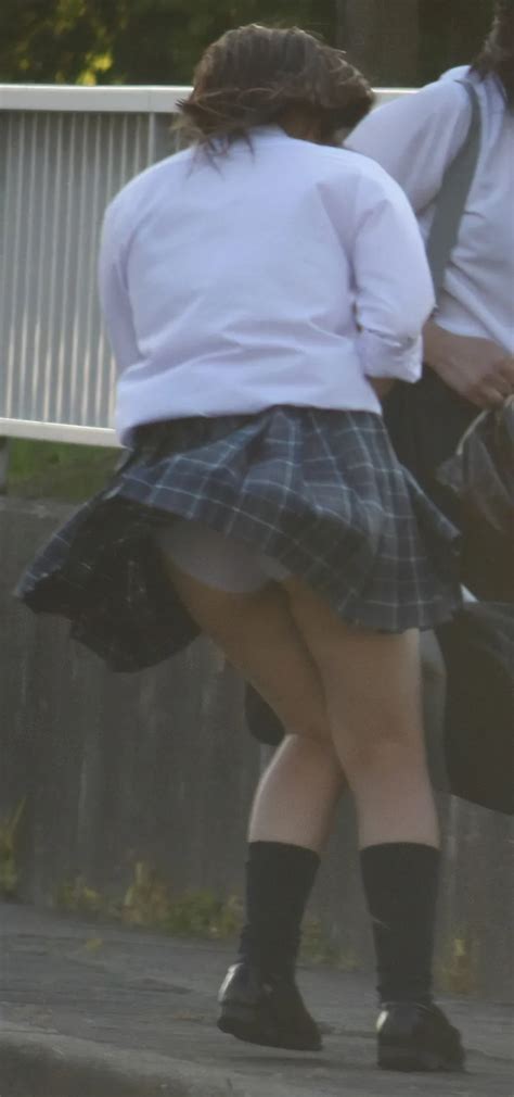 風パンチラ画像49枚～ふわっとめくれ上がった瞬間集│エロ画像ぱんちらちゃんねる