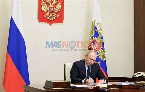 Putin A Firma E Ley Cu Lo Suspende Formalmente E Participacion Den E