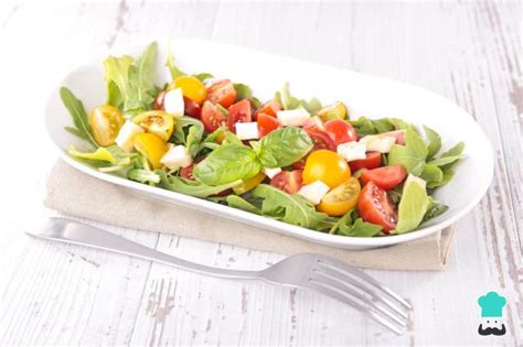 Ensalada De Queso Fresco Y Tomate Fácil