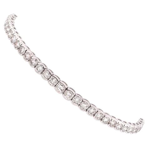 18 Karat White Gold And 2 25 Carat Round Diamond Tennis Bracelet At 1stdibs