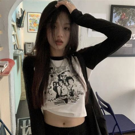 Cheap Black And White Stitching Contrast Color Cotton Printed Short Top