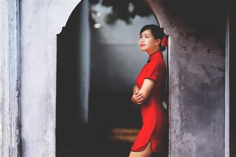 무료 이미지 빛 사람들 소녀 화이트 사진술 초상화 모델 어린 봄 빨간 색깔 아시아 유행 검은 레이디