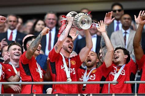 مراسم تتويج مانشستر يونايتد بلقب كأس الاتحاد الإنجليزي يلاكورة