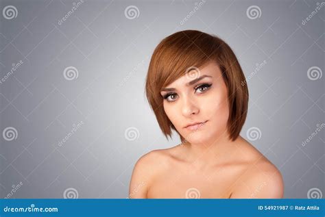 Fermez Vous Vers Le Haut Du Portrait De La Belle Jeune Fille Nue Image