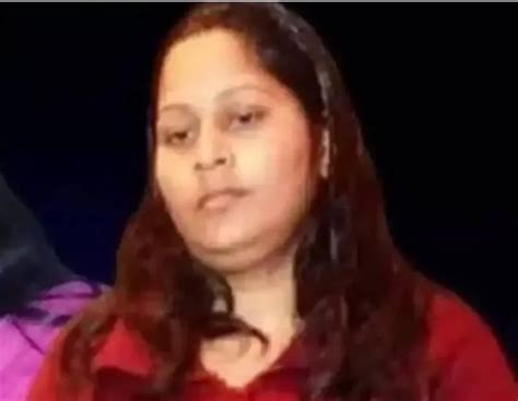 पत्नी ने प्रेमी के साथ मिलकर पति और बेटे की हत्या फिर लाश के सामने ही