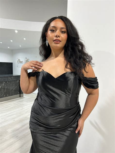 Buy Formal Dress Online Shop Cocktail And Evening Dresses At One Honey