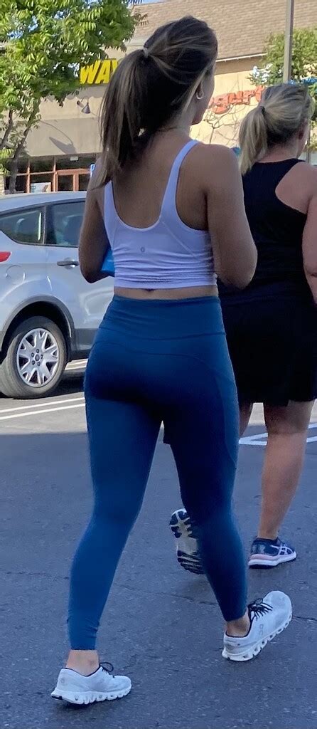 Perfect College Ass In Blue Leggings Spandex Leggings And Yoga Pants