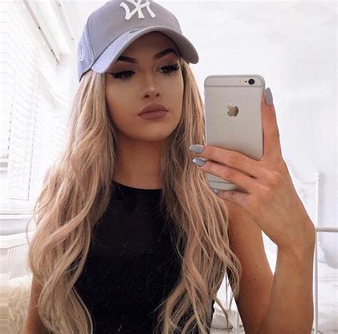 50 Cute Selfie Poses Ideas And Tips For Girls Best For Instagram User