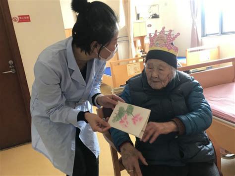 守沪者｜新金桥金杨养老院院长：筑起“保护墙” 陪伴“老宝贝”们安然度过非常时期 市政厅 新民网