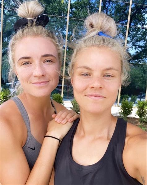 Uswnt Lgbtq Lesbian Rachel Soccer Football Couples Fem Ships