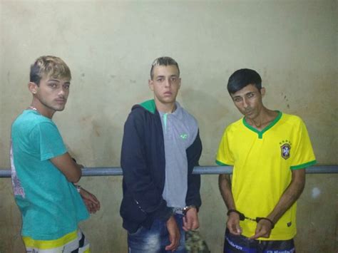 Jovens São Presos Pelo Getam Acusados De Tráfico De Drogas E Por Porte