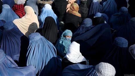 با به قدرت رسیدن طالبان زندگی زنان چگونه تغییر کرد؟ Dw ۱۴۰۰ ۱۲ ۱