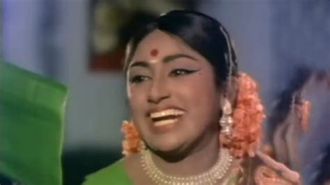 Prameela As Bubbly Cute Village Girl Komatha En Kulamatha Srikanth