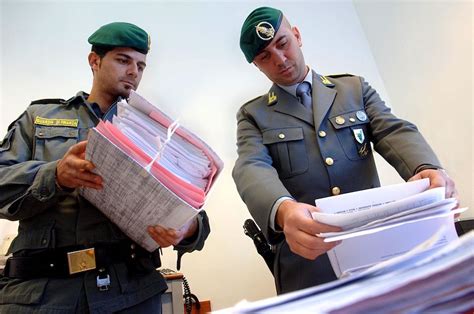 Siracusa La Guardia Di Finanza Sequestra Oltre 450 Mila Prodotti