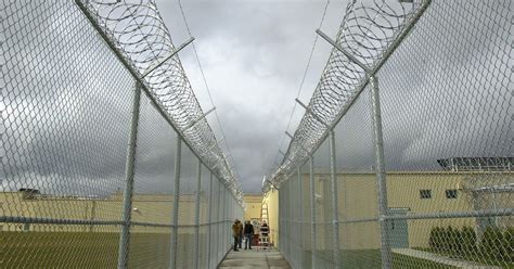 prison guard accused of having sex with inmate