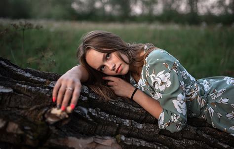 Wallpaper Look Girl Nature Face Pose Photo Hair Dress For Mobile