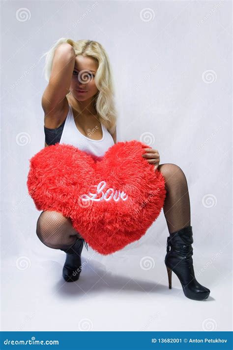 Femme Sexy Avec Le Coeur Rouge Damour Image Stock Image Du Sexy