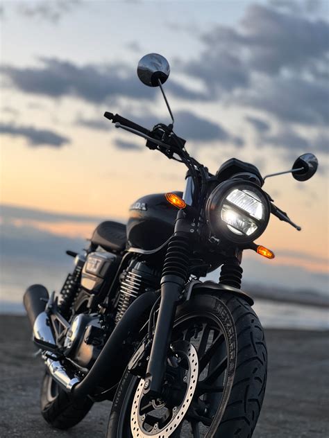 バイクの写真を本気で撮る！カメラマンに聞いた一眼とiphoneで撮るコツ【海岸編】