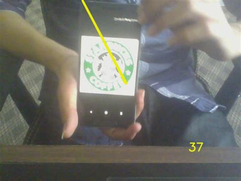 python i m trying to detect starbucks logo in a scene