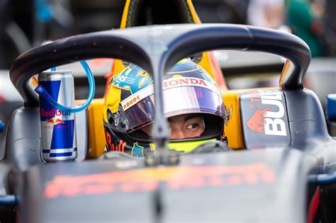レッドブルf1育成の岩佐歩夢、アクシデントで後退し13位完走 Fia F2 第3戦スプリントレース 【 F1 Gate Com