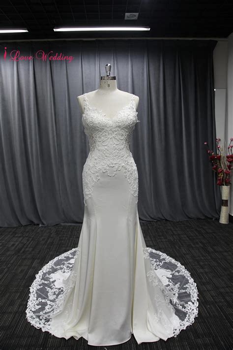 2018 Chiffon Beach Wedding Dress Lace Appliqued Sexy Spaghetti Straps