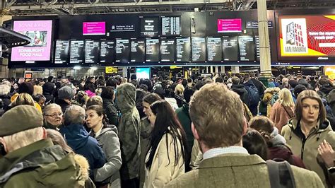 Rail Chaos As Edinburgh Station Closed By Power Cut