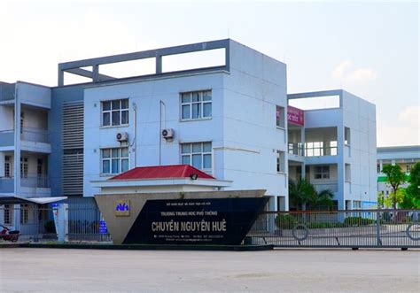 NhỮng ĐiỀu CẦn BiẾt VỀ Thpt ChuyÊn NguyỄn HuỆ Kênh Sinh Viên