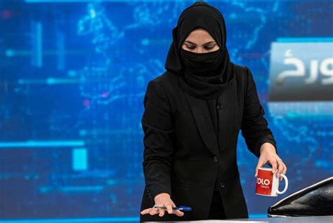 المذيعات يظهرن بالنقاب على شاشات التلفزيونات الأفغانية