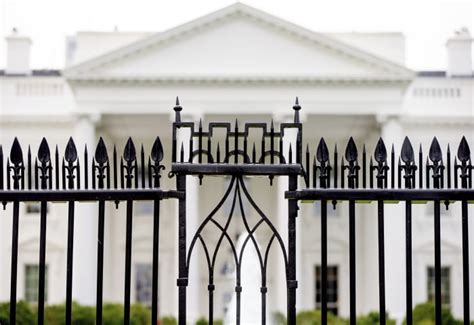 Driver Fatally Crashes Into White House Gate Secret Service Confirms