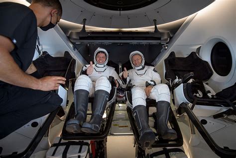 Two Nasa Astronauts Onboard Spacex Crew Dragon Return To Earth