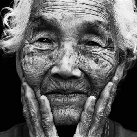 Photographer Captures Portraits Of Seniors That Highlight Timeless