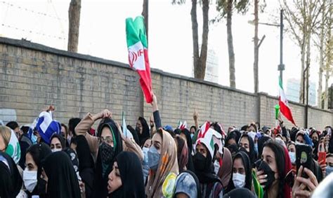 Iran Must End Discriminatory Ban On Womens Entrance Into Stadiums