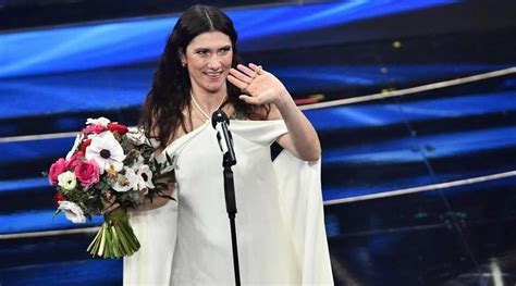 Laura Pausini Mika Y Alessandro Cattelan SerÁn Los Presentadores De