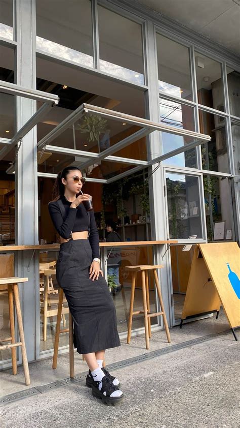 石井エミリーさんのインスタグラム動画 石井エミリーinstagram 「😎 🏻☕️ Jumper Skirt Trunc88