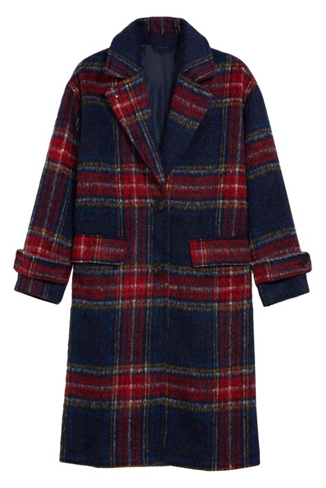 Tis The Damn Season To Own A Plaid Coat Thanks To Taylor Swift