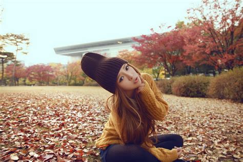 배경 화면 햇빛 여자들 모델 아시아 사람 모자 사진술 드레스 아침 봄 로맨스 가을 꽃 식물 소녀