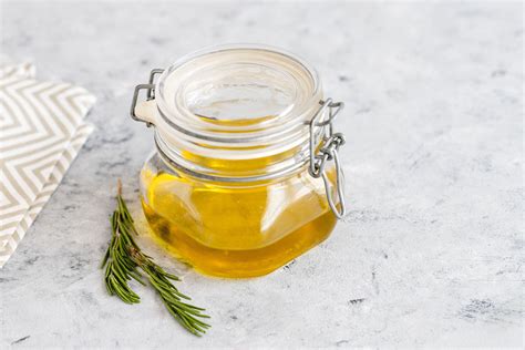 How To Make Rosemary Oil A Step By Step Guide Ihsanpedia
