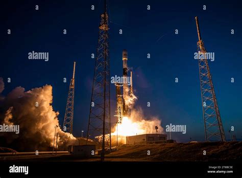 Cape Canaveral Florida Usa 17 March 2023 A Spacex Falcon 9 Rocket