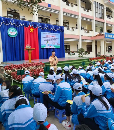 Tuyên Truyền An Toàn Giao Thông Cho Học Sinh Sinh Viên Báo Lâm Đồng