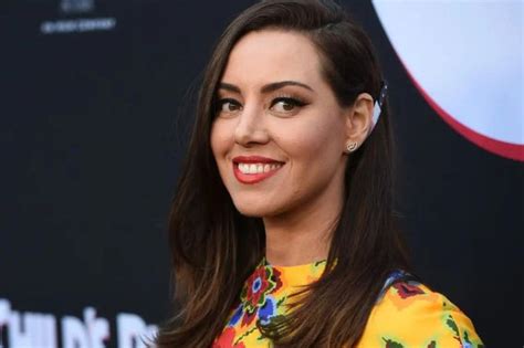 50 Aubrey Plaza Sexy And Hot Bikini Pictures Wrongsideoftheart