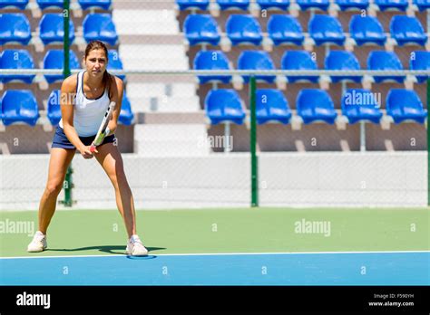 Postura De Tenis Fotografías E Imágenes De Alta Resolución Alamy