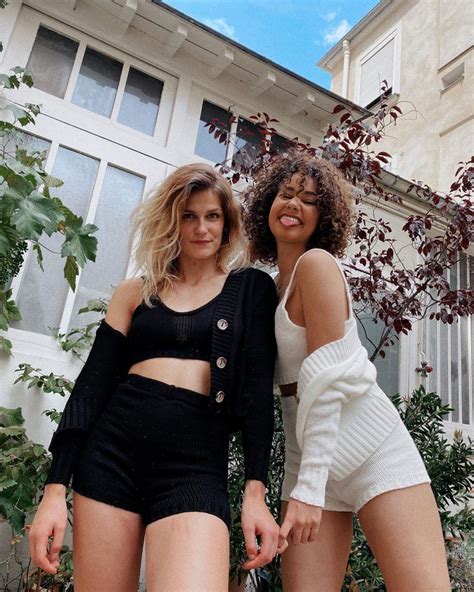 the cardigans black and white worn by léna situations and