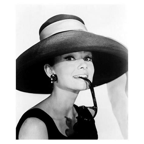 Póster Audrey Hepburn Hollywood An X Al 60 X 80 Cm Chapeau Audrey