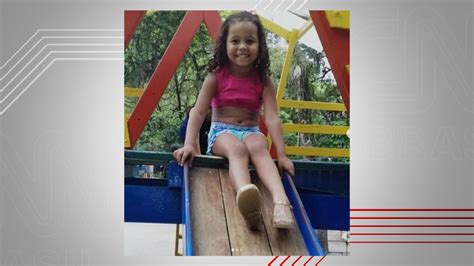 Rj Menina De 5 Anos Morre Após Ser Atingida Por Bala Perdida Na Porta