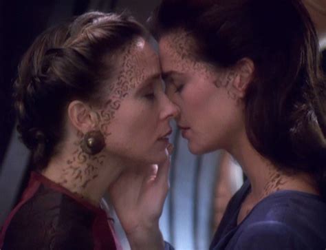 Terry Farrell Affirms That Jadzia Dax Was Pansexual — Daily Star Trek News