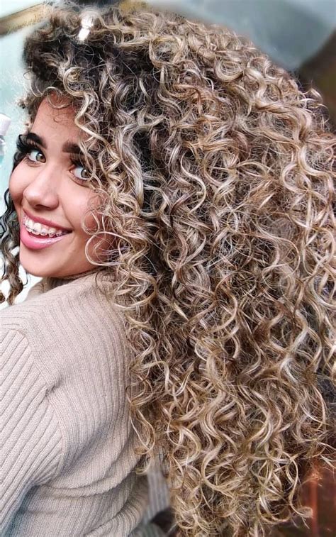 Pin By Mark Mcnabb On Beautiful Curls Curly Hair Beauty Bouffant