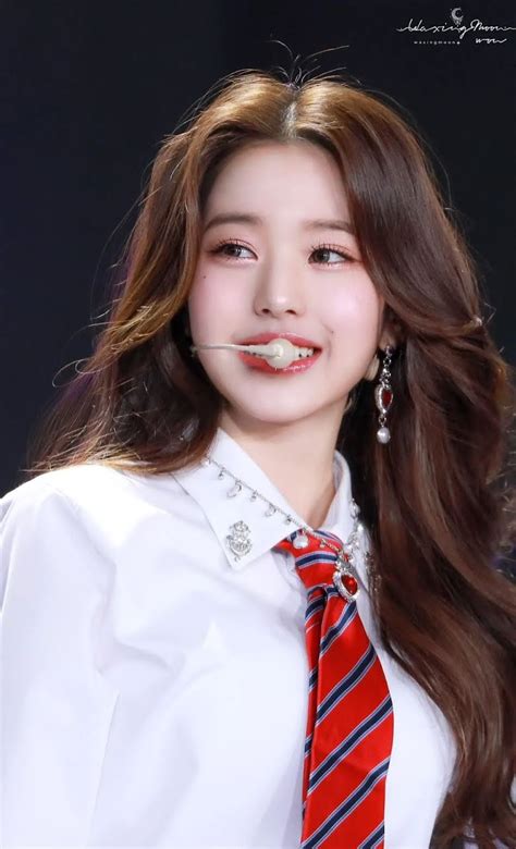Ives Wonyoung Goes Viral For Her Ethereal Visuals In These 10 Hq