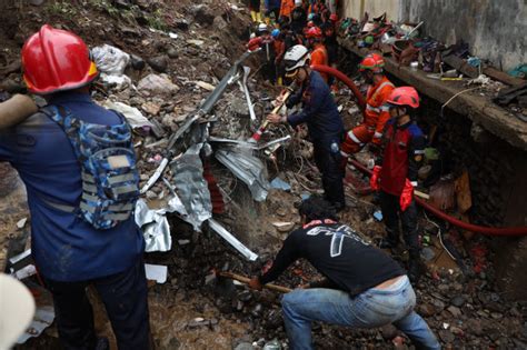 Tim Sar Kembali Lanjutkan Pencarian Dua Korban Longsor Di Bogor