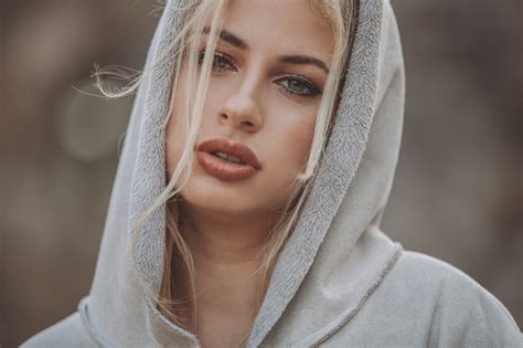 Face Women Hoods Portrait Depth Of Field Hd Wallpaper Rare Gallery