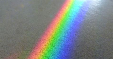 虹の色の順番は？世界では七色ではない？順番の理由や覚え方を解説 なるほどぽけっと